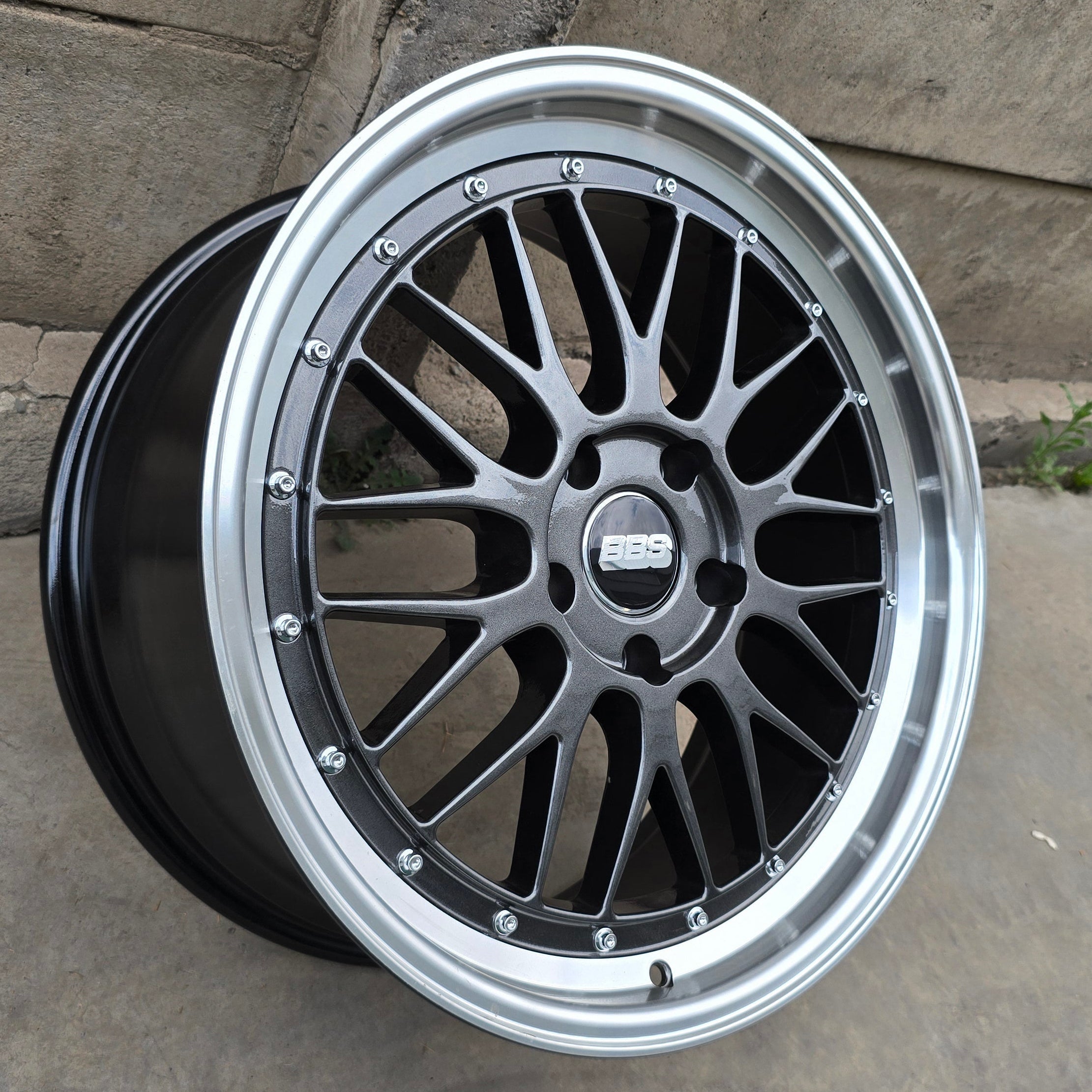 SET DE 4 LLANTAS BBS LEMANS*. Aro 19 - 5x112. Color Grafito Aro Cromad ...