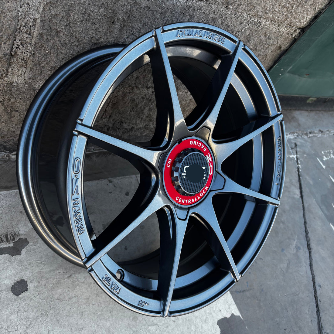 SET DE 4 LLANTAS OZ FORMULA. Aro 15 - 4x100. Color Grafito. (FORMULA ...